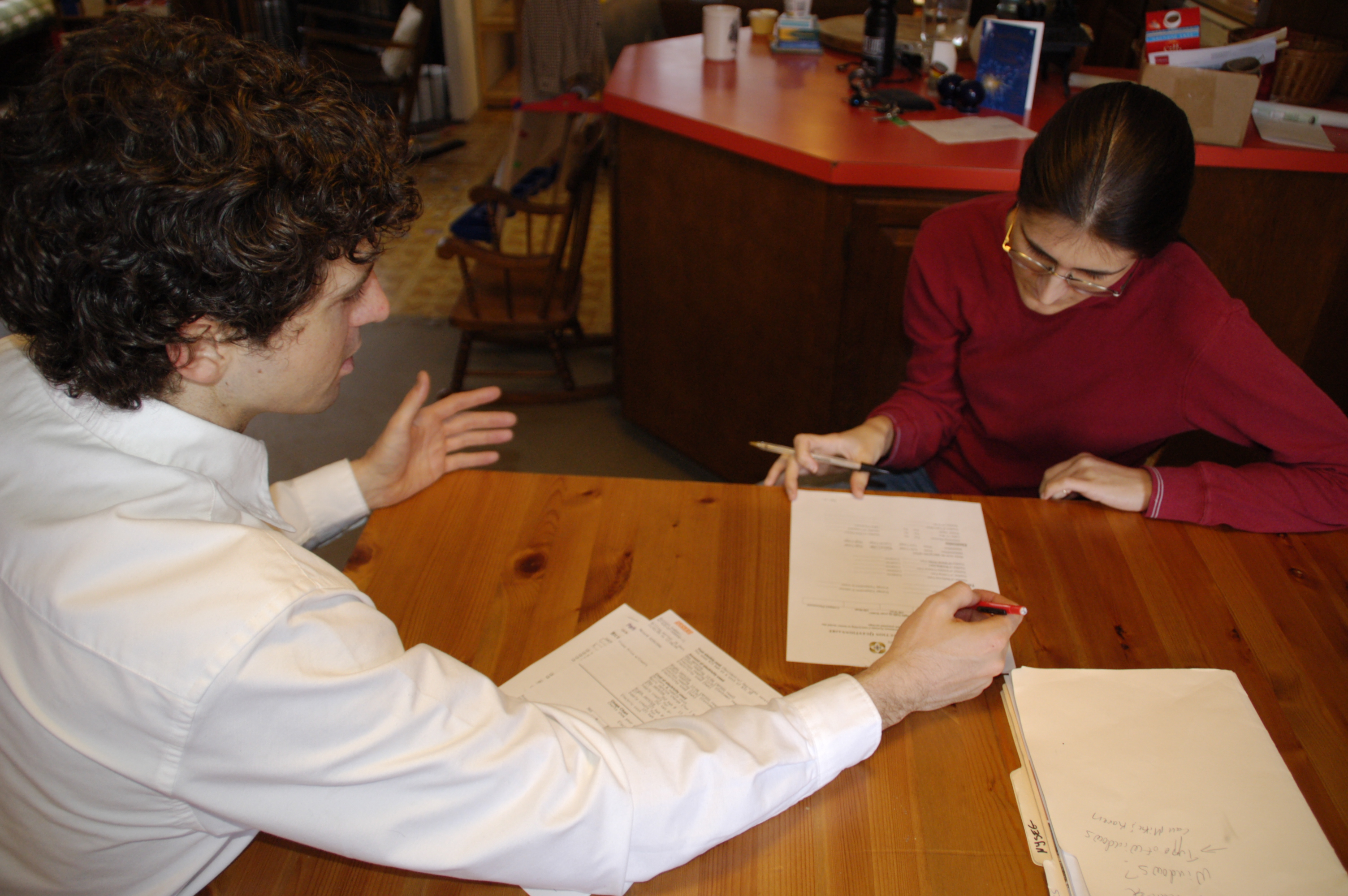 jerone w customer @ kitchen table – PSD